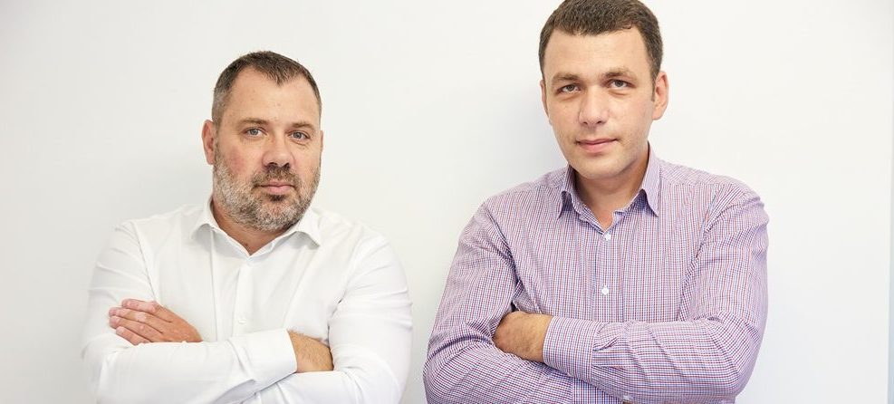 Adrian Apostol și Adrian Ichim, Ideologiq: „Ne uităm cu atenție și la ...