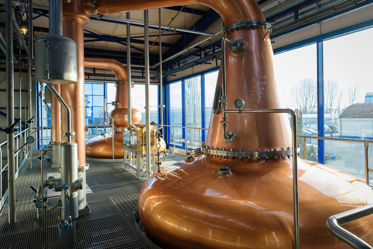 Alexandrion Group a inaugurat a doua distilerie din România, parte a ...