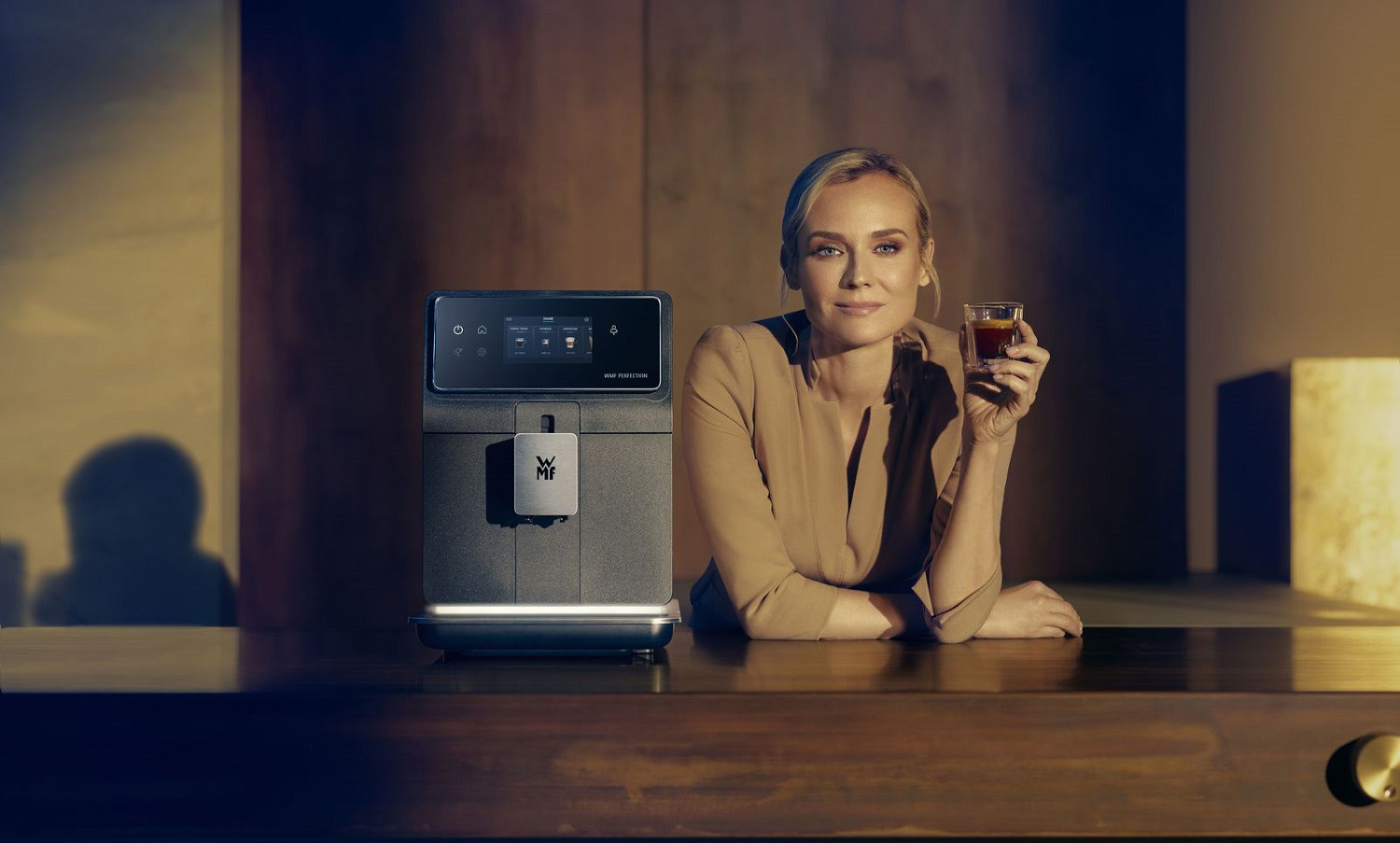 WMF lansează în premieră în România espressorul profesional pentru ...